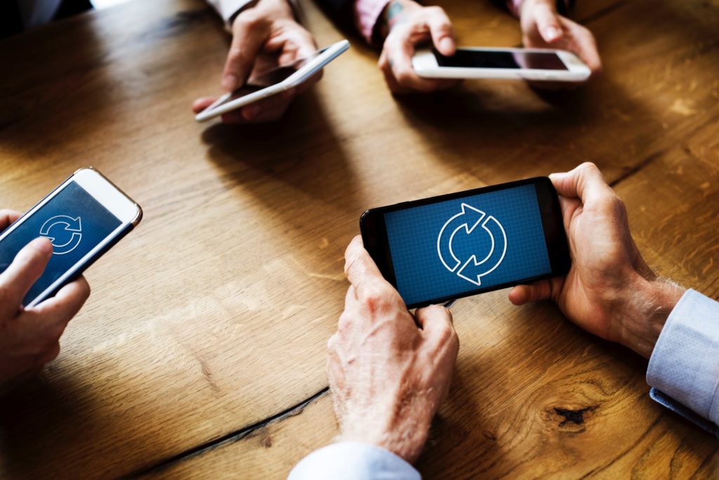 iOS vs Android | Which one is better for you? - iTooleTech